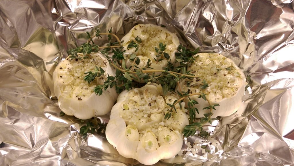 Como fazer Alho Assado - Receita fácil! Receita de Viagem