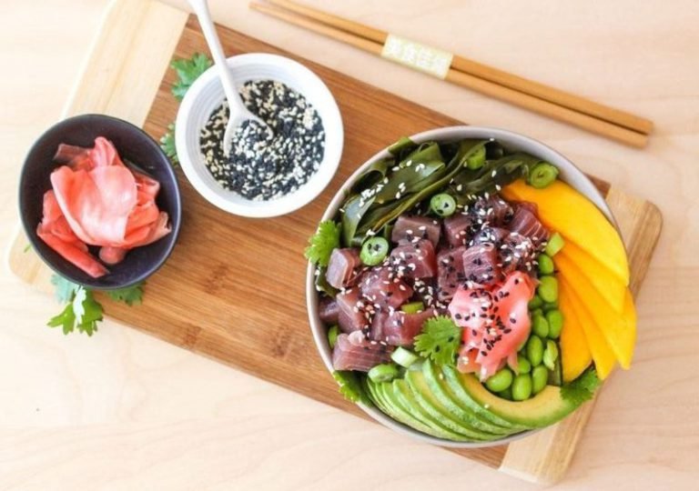 Poke bowl, o que é e como fazer | Receita de Viagem